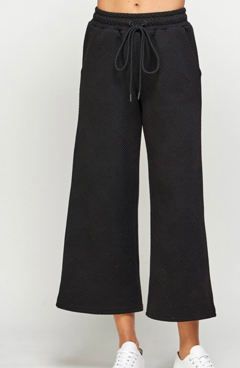 Textured Soft Short Pants Plus – The Boutique at Peach Park